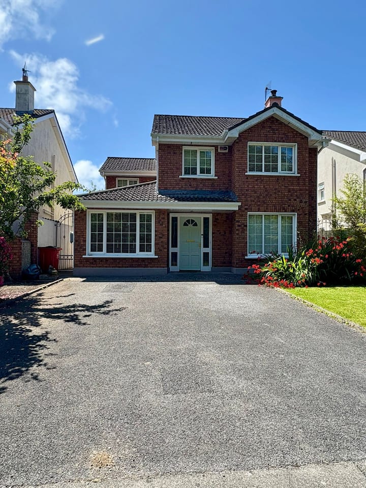 Luxury Family Home In Oranmore - オレンモア
