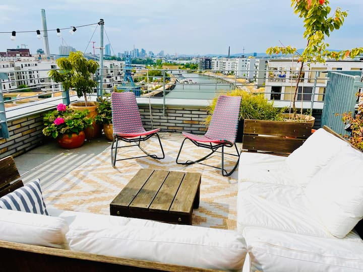 Stylish Riverfront Penthouse With Skyline View - Frankfurt am Main