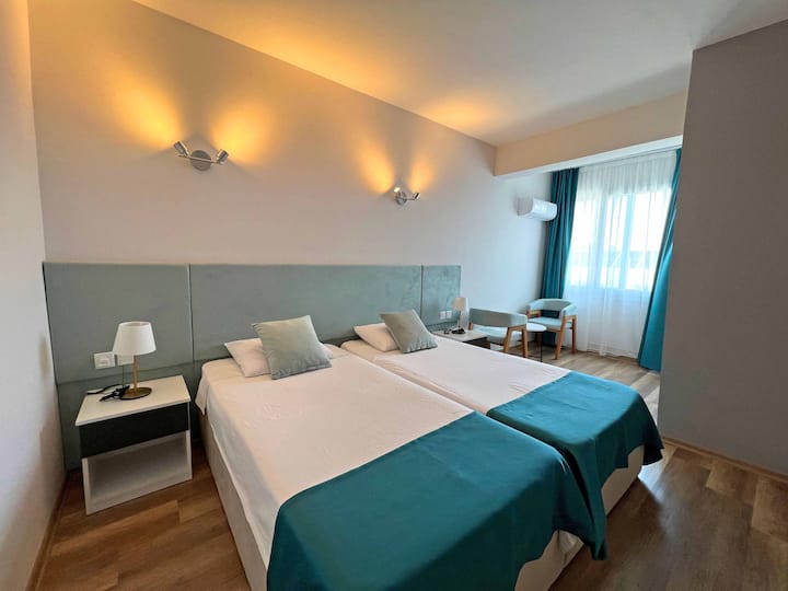 Lighthouse Studios Twin By Holidaykeys - Girne