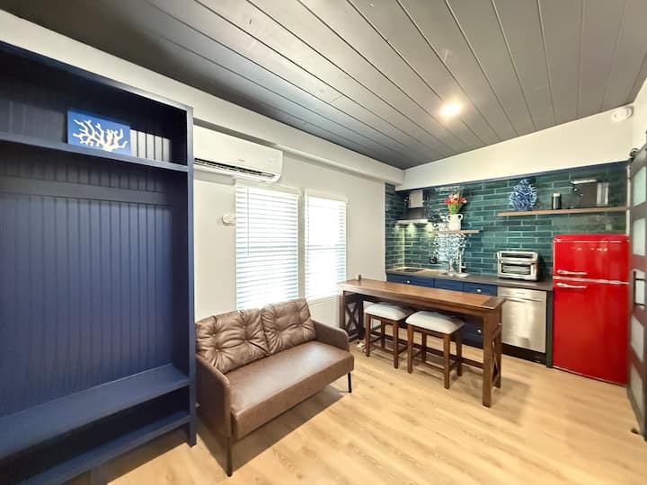 Brandnew Central Las Vegas Downtown 1 Bed / 1 Bath - Las Vegas, NV