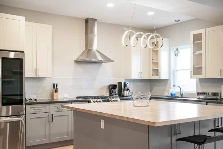 5br/4ba Modern Sfh Logan Square! - Chicago, IL