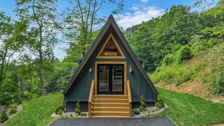 High Peak A-frame • Walk To Town - Xl Hot Tub - West Jefferson, NC