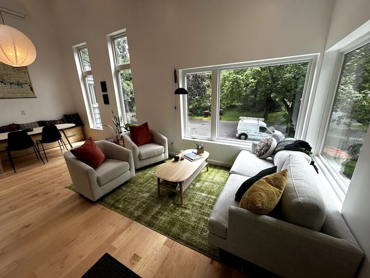 Brand-new Modern Guesthouse - Ann Arbor, MI