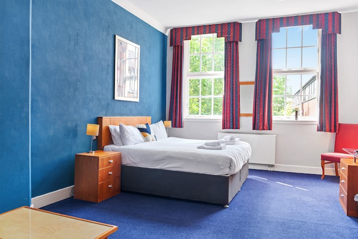 Spacious King Suite | Historic Lace Market - Nottingham