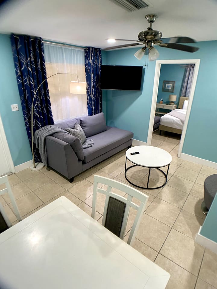 Skye Blue Retreat - Sunrise, FL