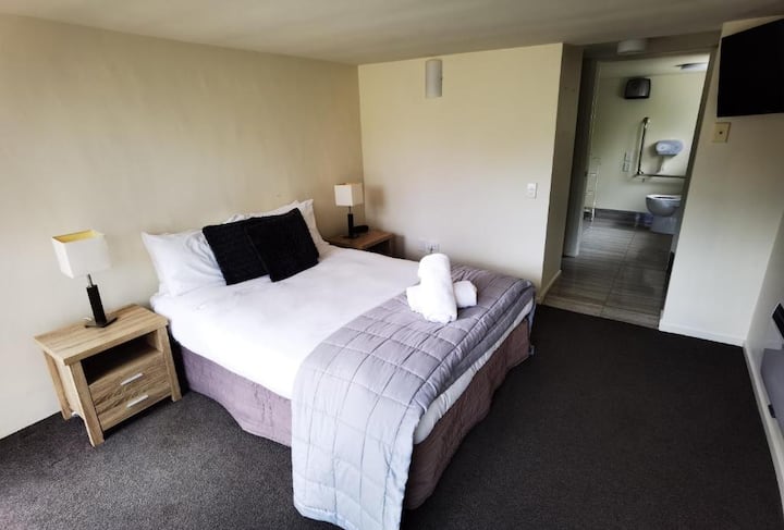 Kea By The Lake Rm5 (Sleeps2)wc - Te Anau