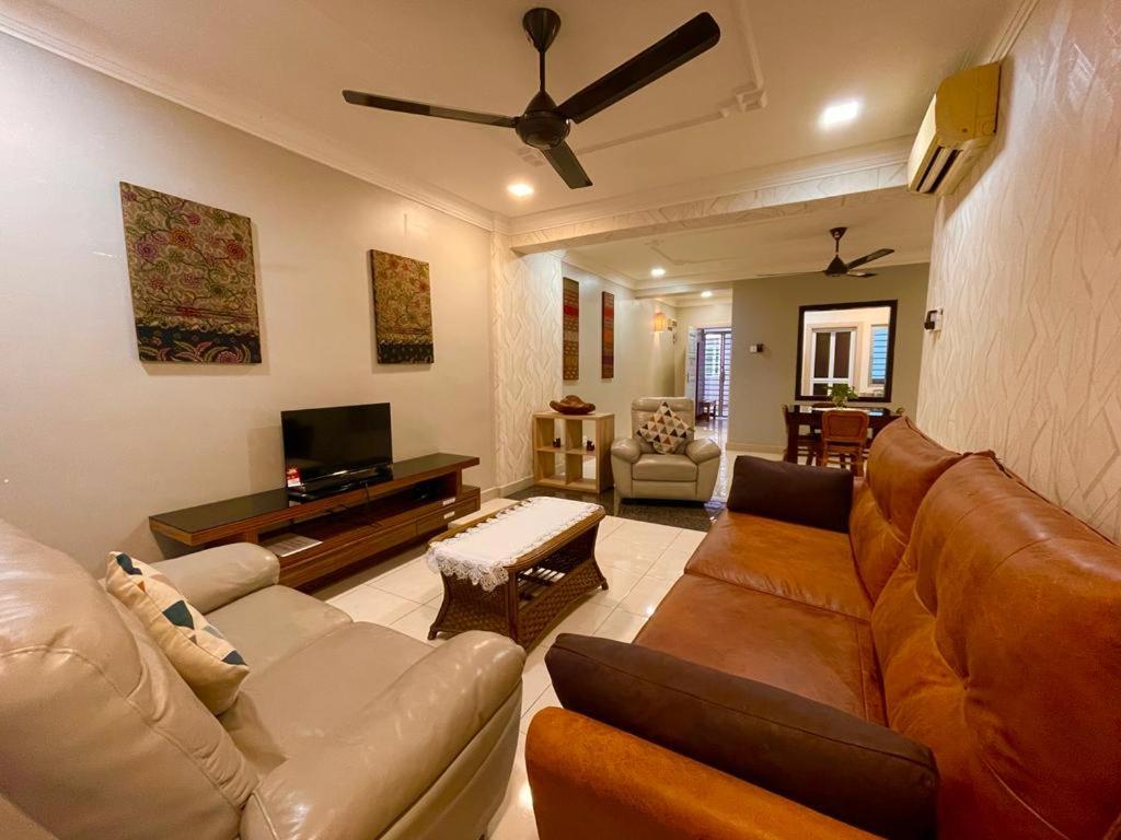 Richbaliz Homestay @ Selayang Punkt - Condos zur Miete in Batu-Höhlen ...