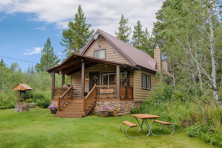Grandma’s Cabin Yellowstone's Favorite Family Base - Island Park, ID