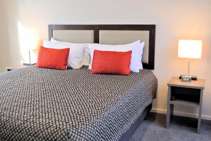 One Bedroom Spa Unit - Oxford