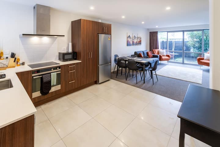 3bed W Garage Minutes From The Action And Sleeps 8 - Christchurch