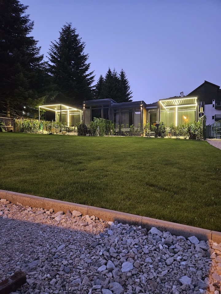 Bungalow 1 Cu Vedere La Munte - Roemenië