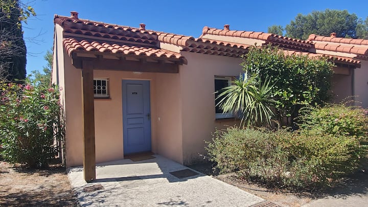 Maisonnette En Bord De Mer Avec Piscine - Martigues