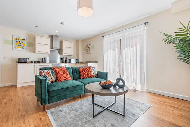Spacious, Central 3-bed Apartment - Sleeps 7 - Leicester