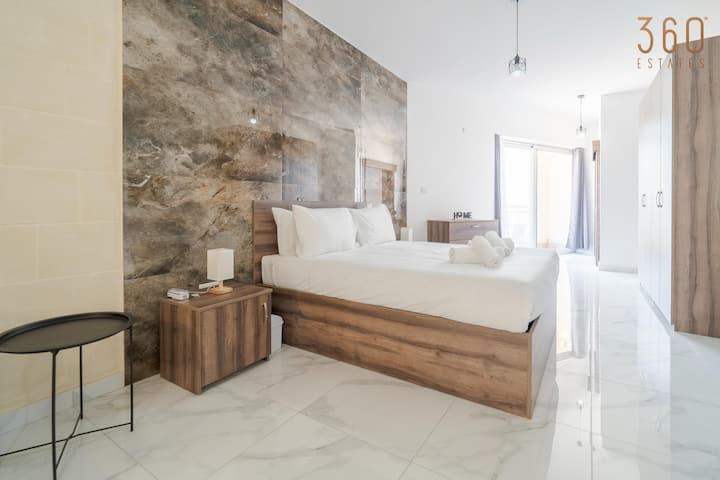 Spacious, 1br Home With Comfortable Bed In Tarxien - Malta International Airport (MLA)