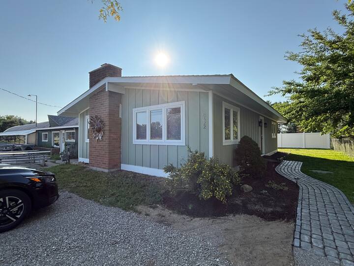 Charming & Fully Renovated Home - Kewadin, MI