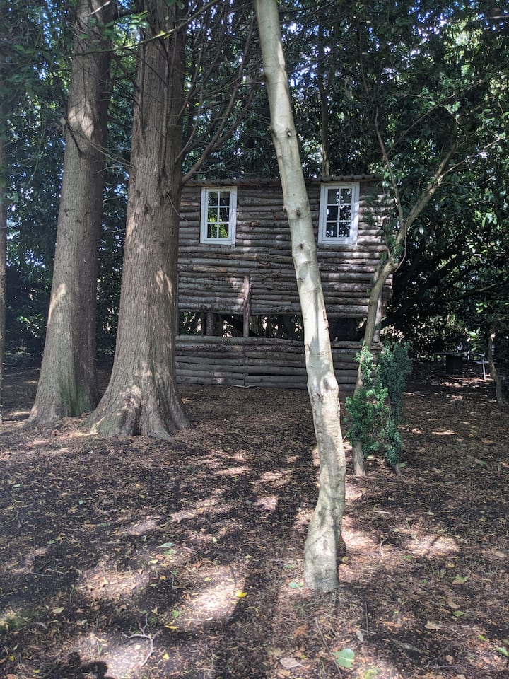 Tree House @ The Secret Garden - Tenterden