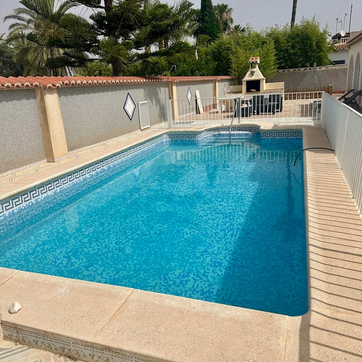Villa Avec Piscine, Chill-out & Bbq - Torrevieja