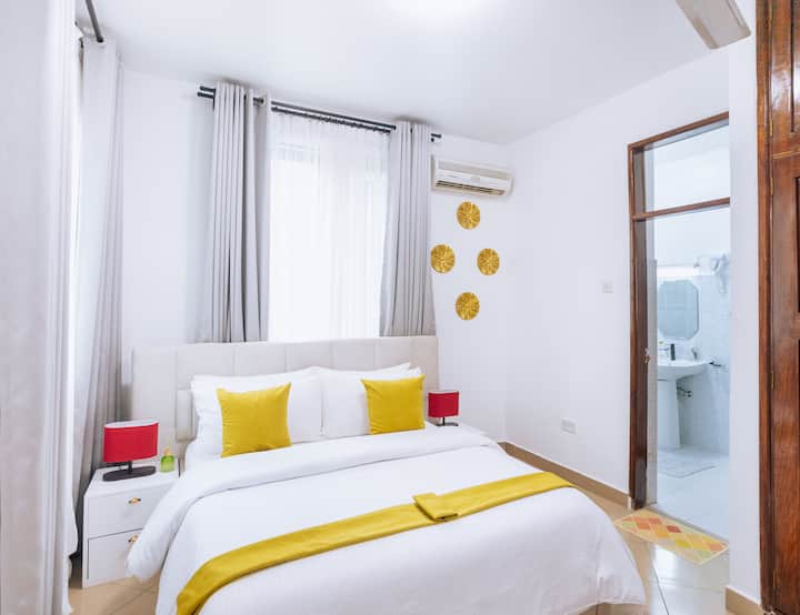 Cozy 1br Ensuite | Genset, Smart Tvs, Near Malls - Tanzania