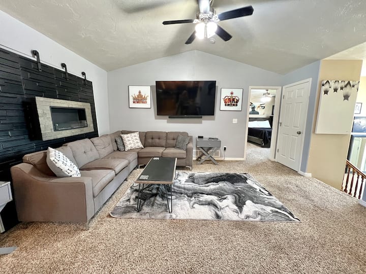 Fabulously Furnished Mid- Term Rental Home - Idaho Falls, ID