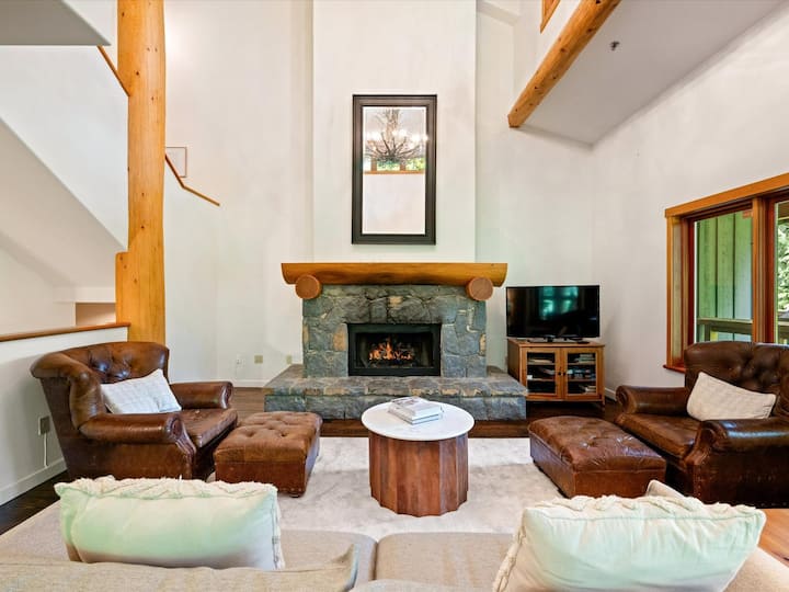 The Nordic Lodge Epic Home - Whistler