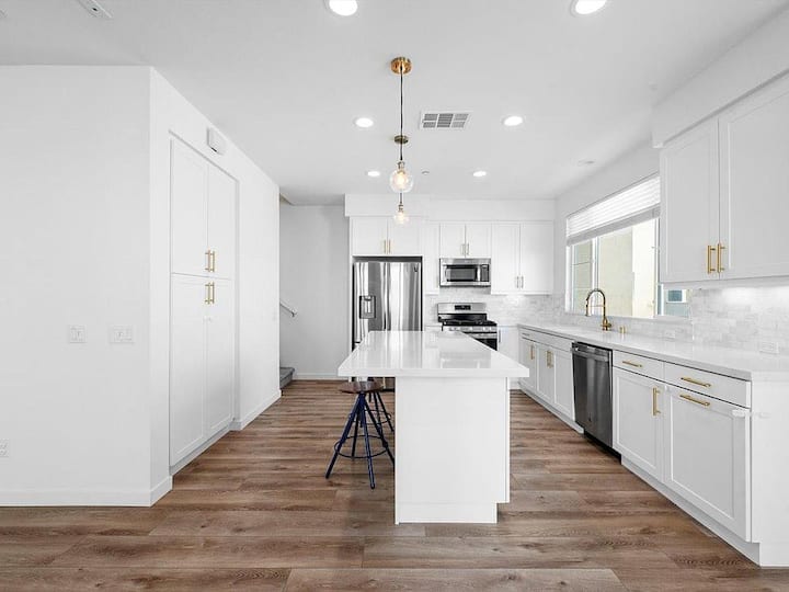 Modern Coastal Home Near Hoag|dining |Beaches - Orange County, CA