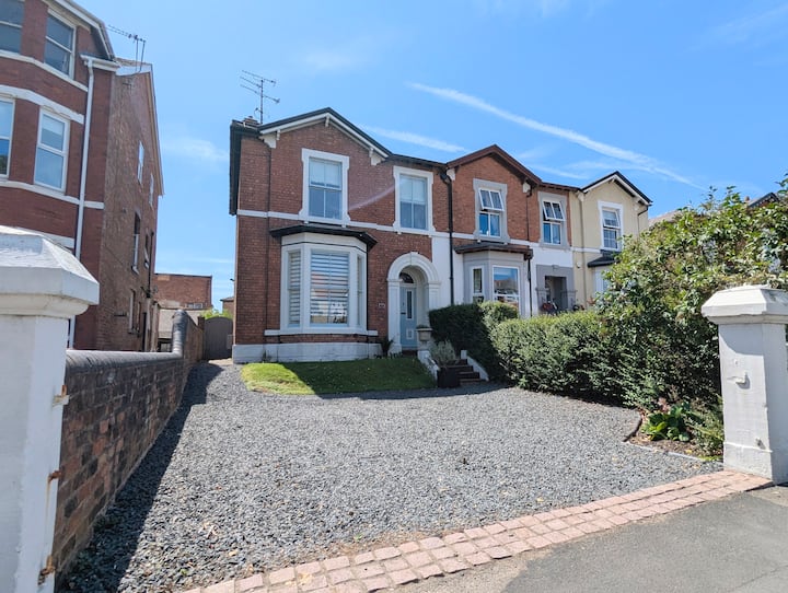 Golf Let - Manchester Road Pr9 - Southport