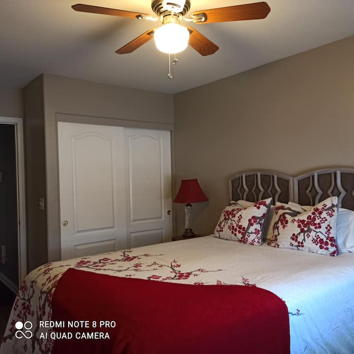 Comfy Room In Stylish 3br Home - Bakersfield, CA