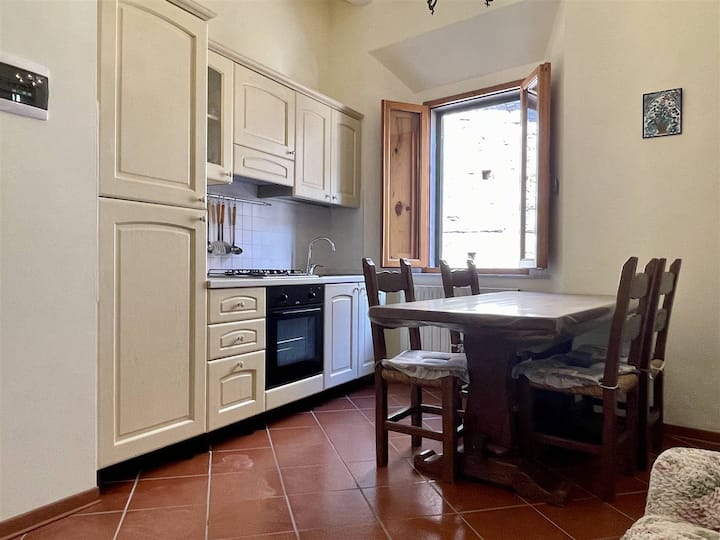Appartamento In Centro Con Vista - Campiglia Marittima