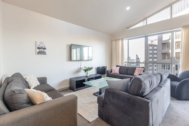 Hidden Hideaway With Harbour View - Prime Location - Northland