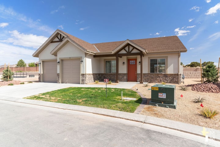 The Bungalow - Cedar City, UT