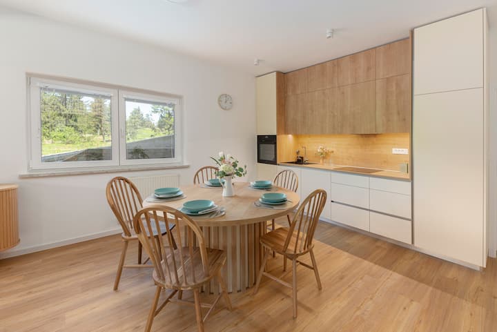 Apartma Kurešček | ŽAr & Terasa & Sauna - Cerknica