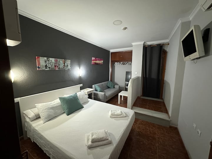 Tarik Cama Doble Hab 21 - Tarifa