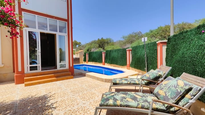 Chalet En Esquina En Campoamor - La Zenia