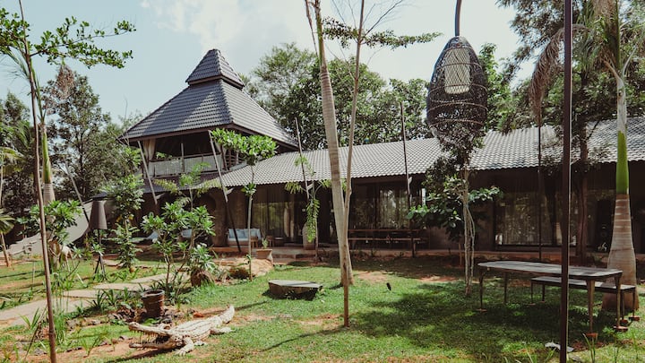 Villa W/ Shared Moroccan-inspired Pool, & Cabanas - Nandi Hills