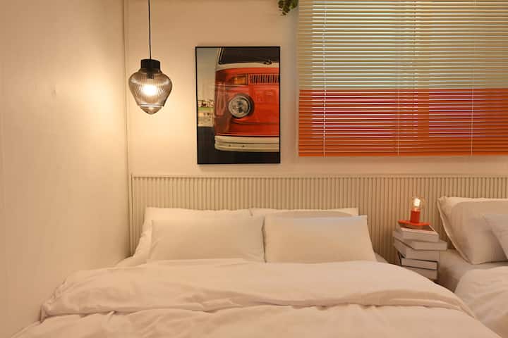 무료짐보관/올리모델링/이태원역도보3분/공항버스3분/한강진.남산공원.해방촌.경리단길/퀸베드2 - Seoul