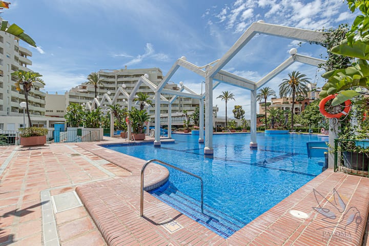 Benal Beach Apartment With Panoramic Views. - Benalmádena