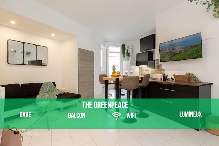 The Greenpeace - Host Provence - Toulon