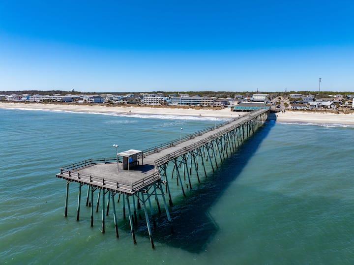 Pelican’s Rest | Oceanview + Pool + Walk To Beach - Kure Beach, NC