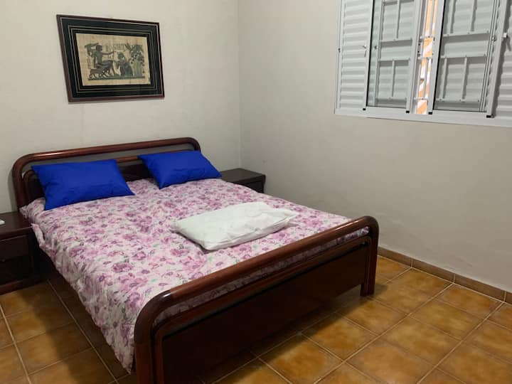 Casa 1 Quadra Da Praia - Praia Grande