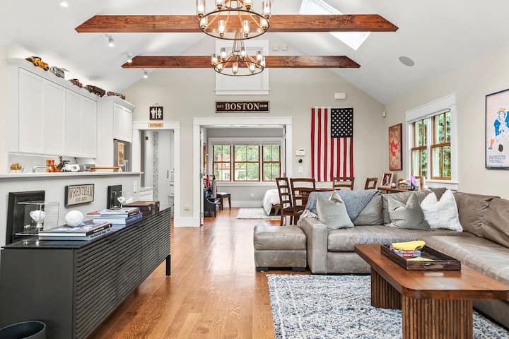 Historic Reno'd New England Barn - Franklin, MA