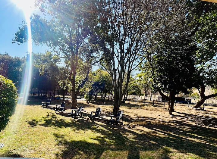 Follyfoot Manor – Entire Farmhouse | Sleeps 8 - Midrand