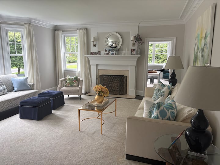 6 Bedroom House With Pool - Norwalk, CT