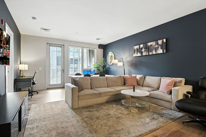 Stylish 2br | Slps 9 | Balcony - Pittsburgh