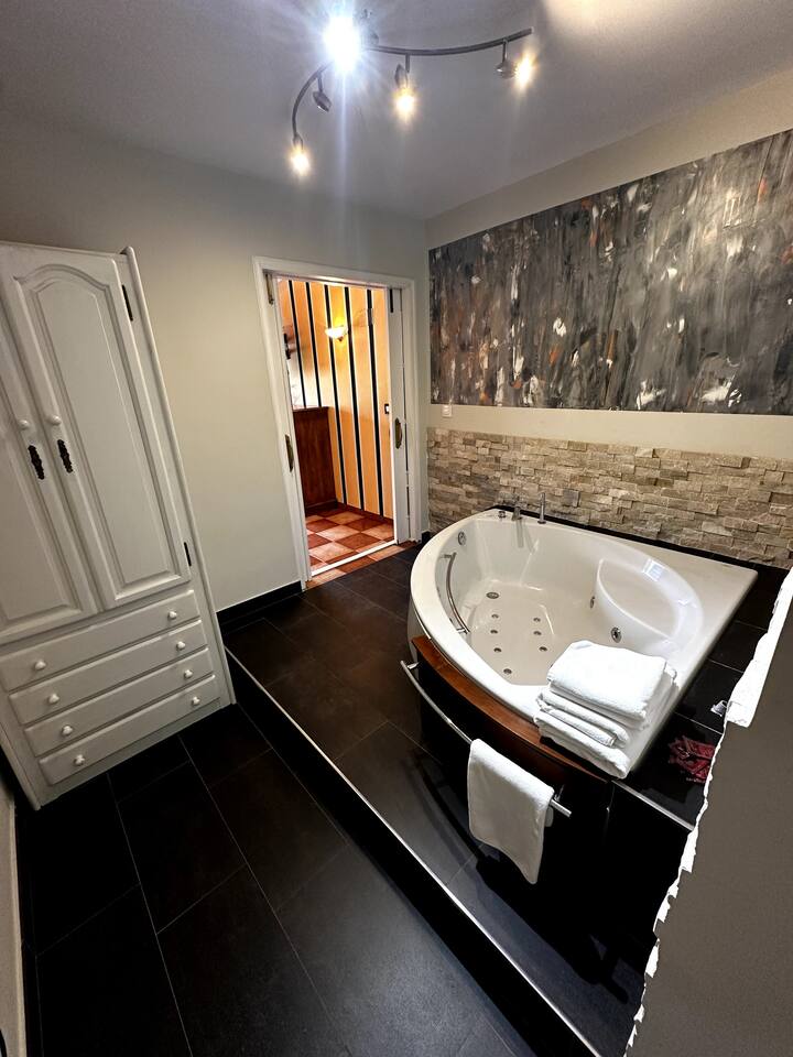Habitación Doble Con Jacuzzi - Cabezón de la Sal
