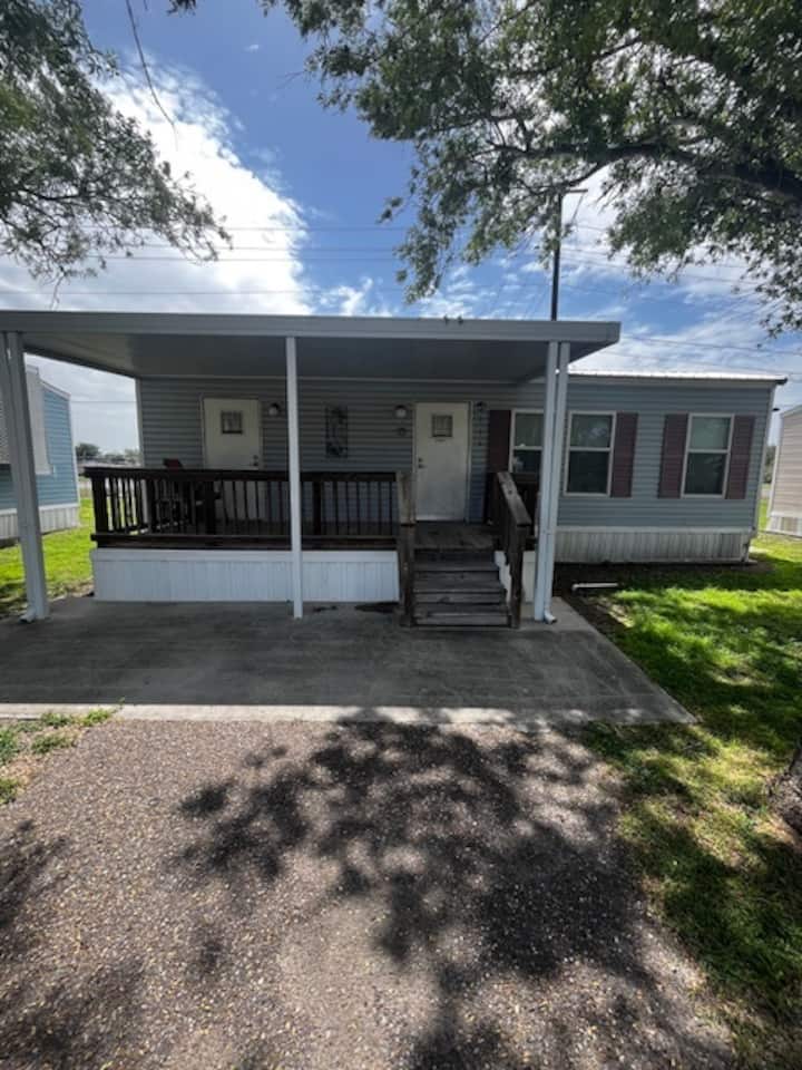 Fully Furnished 2-bedroom (116) - Mission, TX