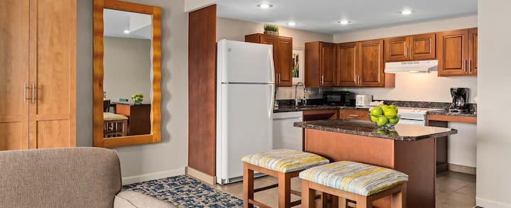 Spacious Chelan Shores - Chelan, WA