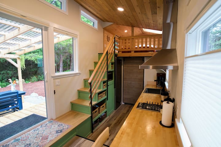 Conifer Tiny Home - Crescent City, CA