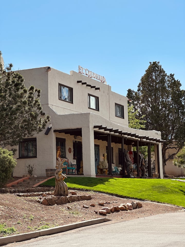 Cabin 9 | 1br + Futon Near Pikes - Manitou Springs, CO
