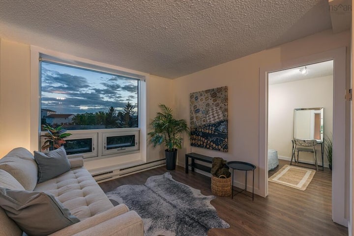 Cozy Harbour View Condo - Halifax