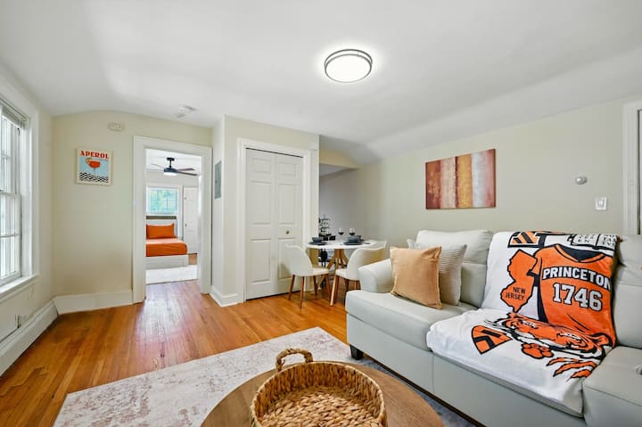 Steps To Princeton U | Cozy Retreat + Free Parking - Princeton, NJ